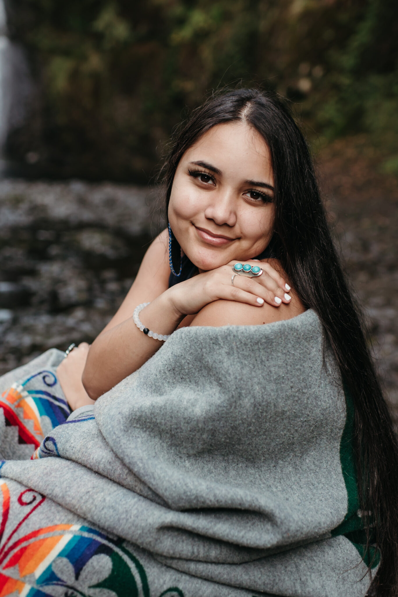 11 Easy Poses To Make Your Senior Photos Awesome ...