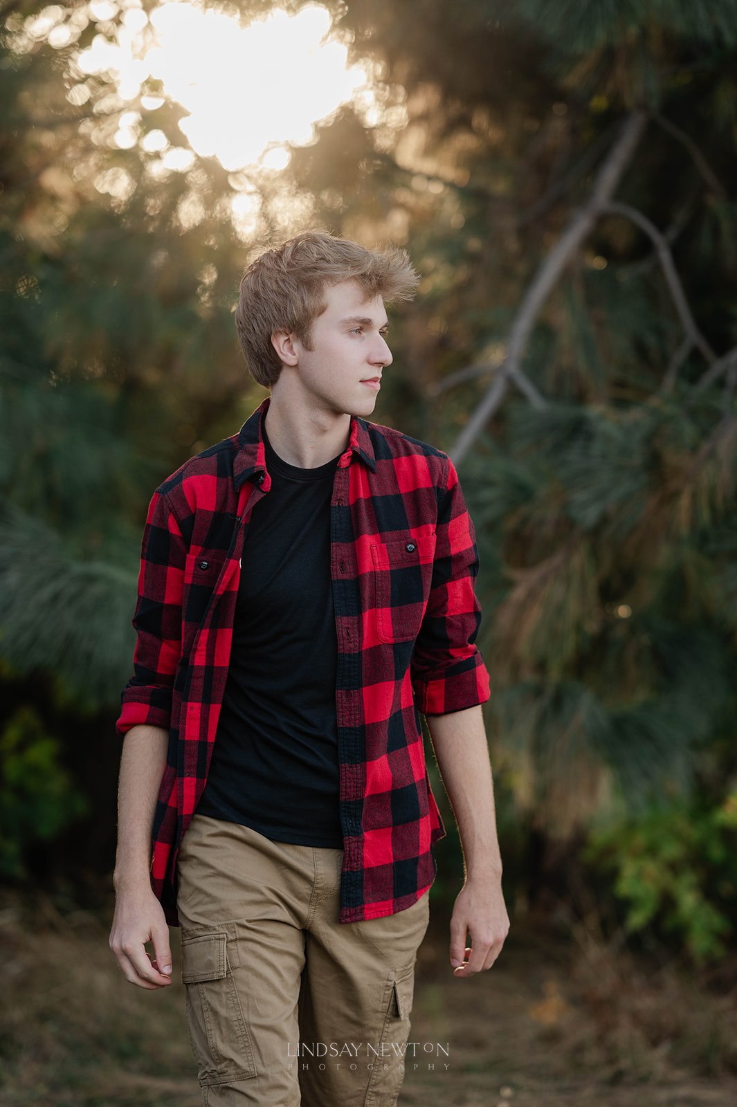 11 Easy Poses To Make Your Senior Photos Awesome ...